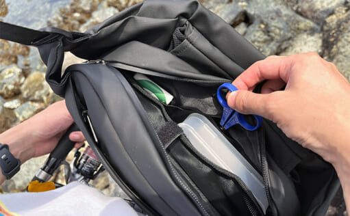 ボディバッグひとつで伊豆大島へ遠征釣行してみた 釣りでも観光でも『QUICK PACK TRASPO』が大活躍 | TSURINEWS - Part 2