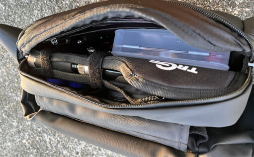 ボディバッグひとつで伊豆大島へ遠征釣行してみた 釣りでも観光でも『QUICK PACK TRASPO』が大活躍 | TSURINEWS